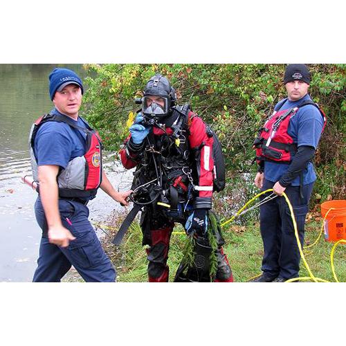 Dry Suit Diving Operations in Emergency Response